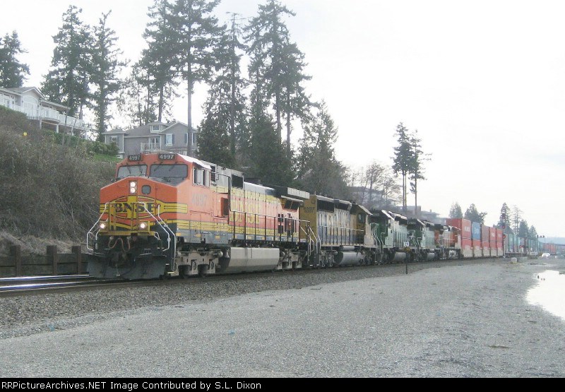 BNSF 4997 East